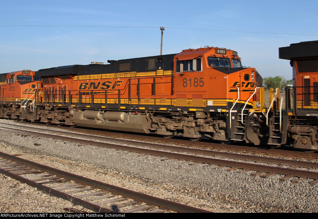 BNSF 8185